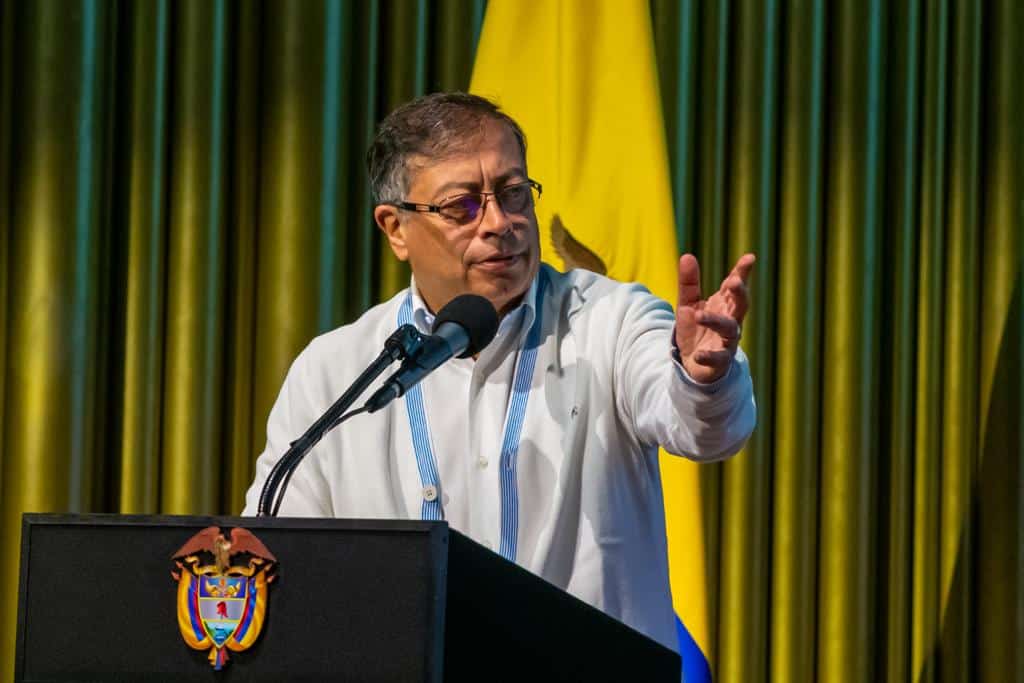 Presidente Petro cierra el año con 48% de aprobación en su mandato ...