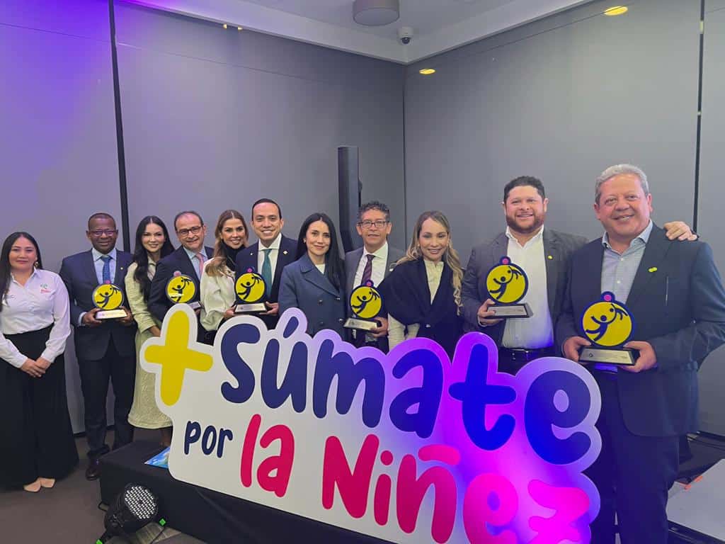 Gobernador de Córdoba y gestora social reciben premio nacional por ...