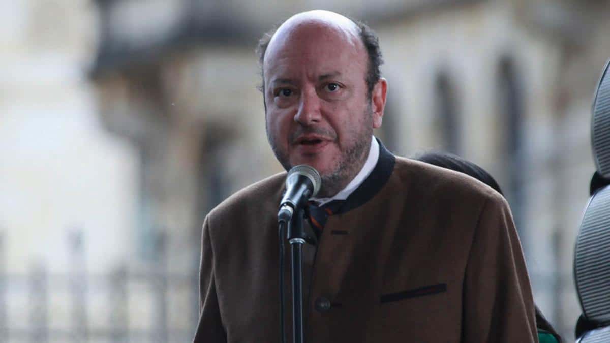 Se fue mi héroe; hasta siempre adorado padre: Julio Sánchez Cristo tras ...